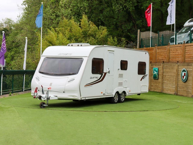 SWIFT SPRITE QUATTRO FB (2011) Touring Caravan £9,966.00 - PicClick UK