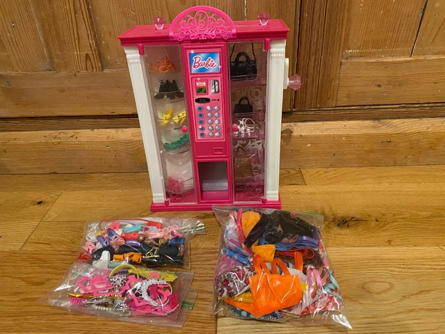 BARBIE LIFE DREAMHOUSE Vending Machine Closet with huge Barbie Clothes ...
