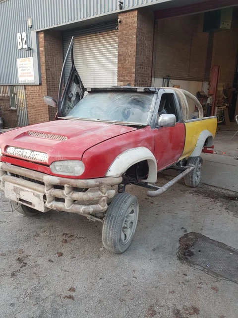 TOYOTA HILUX V8 monster truck unfinished project £2,500.00 - PicClick UK