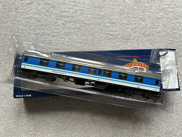 BACHMANN OO GAUGE 39-156 BR Mk1 CORRIDOR FIRST REGIONAL RAILWAYS LIVERY ...