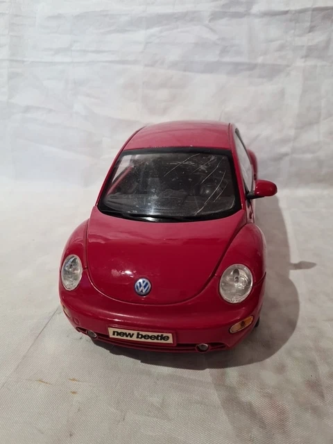 MAISTO RED VW Beetle New Shape Car Scale 1/18 £8.80 - PicClick UK