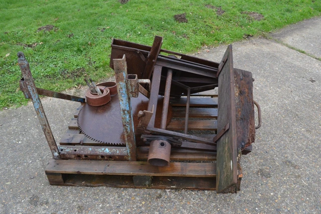 FRONT MOUNTED SAW Bench Fordson Major Tractor Logs Firewood Wood Farm ...
