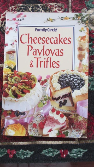 Decadent Pavlova Trifle Recipe For A Stunning Christmas Dessert