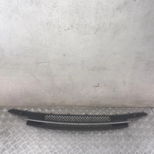 GRILLE DE PARE choc BMW SERIE 1 E87 51117182367 EUR 20,00 - PicClick FR