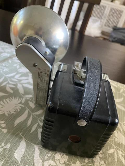 VINTAGE KODAK BROWNIE Hawkeye Camera Flash Model w/Flash Attachment ...