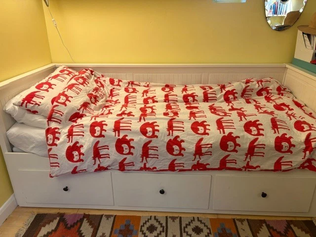 IKEA HEMNES DAYBED white. 3 in 1 sofa, single bed and double bed. Great ...