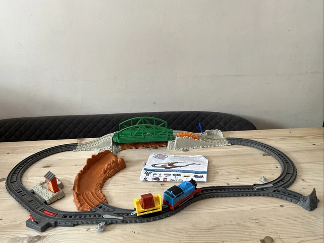 THOMAS & FRIENDS Trackmaster Daring Derail Battery Train Set £7.50 ...