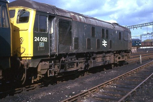 ORIGINAL COLOUR SLIDE of green 24092 BR class 24 diesel loco £6.42 ...