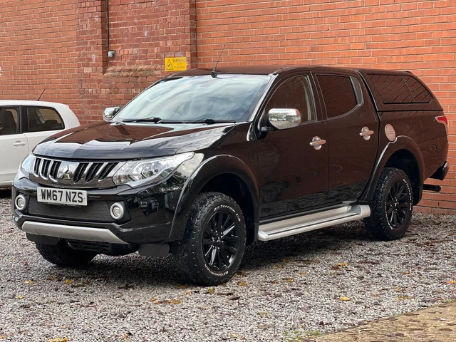 MITSUBISHI L200 2.4 DI-D DC Barbarian Auto 4WD Euro 6 4dr Diesel ...