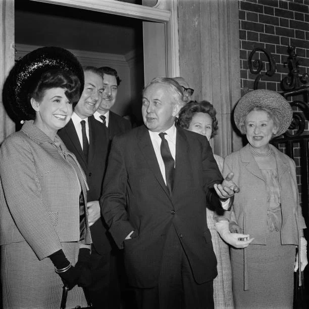 BRITISH PRIME MINISTER Harold Wilson and his wife pictured OLD PHOTO $8 ...