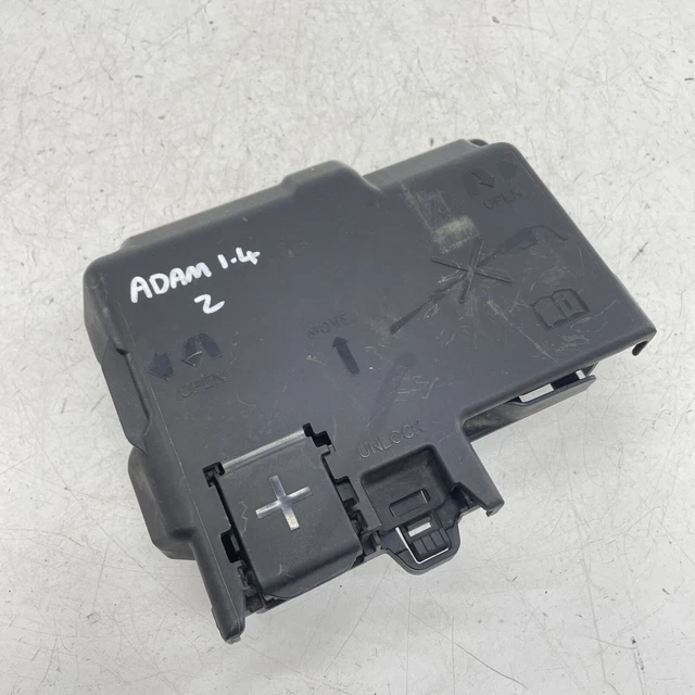 VAUXHALL ADAM BATTERY Fuse Box 525230582 Power Board 1.4 Petrol A14Xel ...