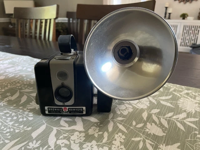VINTAGE KODAK BROWNIE Hawkeye Camera Flash Model w/Flash Attachment ...