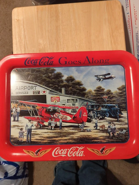 PLATEAU DE MARQUE Coke The Coca Cola Company Goes Along Grand Plateau ...