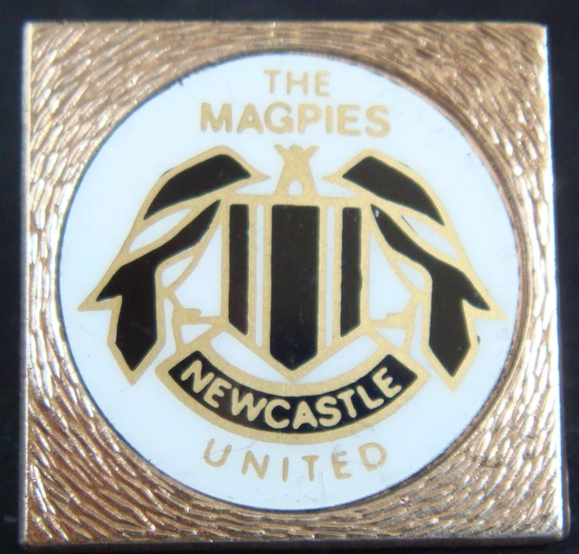 NEWCASTLE UNITED FC Vintage 1970s 80s insert badge Brooch pin In gilt ...