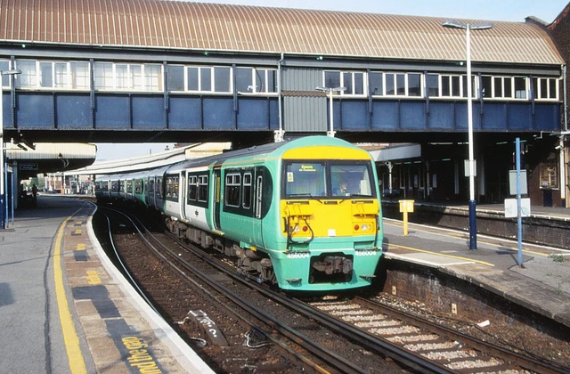 7143 COLOUR RAILWAY Slide Emu Class 456 004 At Clapham Junction 2007 £2 ...