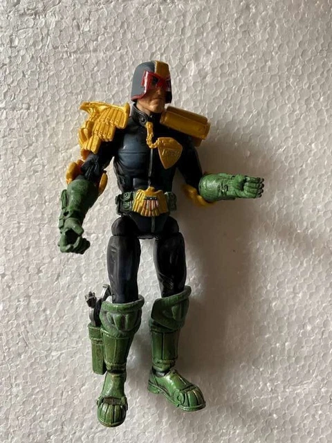 MARVEL LEGENDARY HEROES Judge Dredd 6 inch complete 2 guns dagger £69. ...