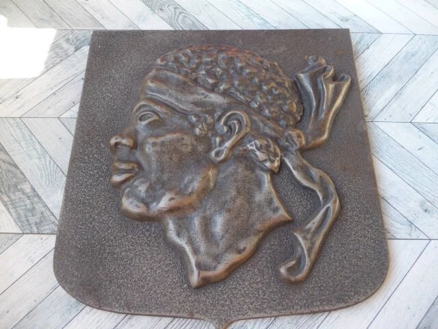 PLAQUE EN FONTE TETE DE MAURE EMBLEME CORSE dim : 27 x 28 cm EUR 100,00 ...