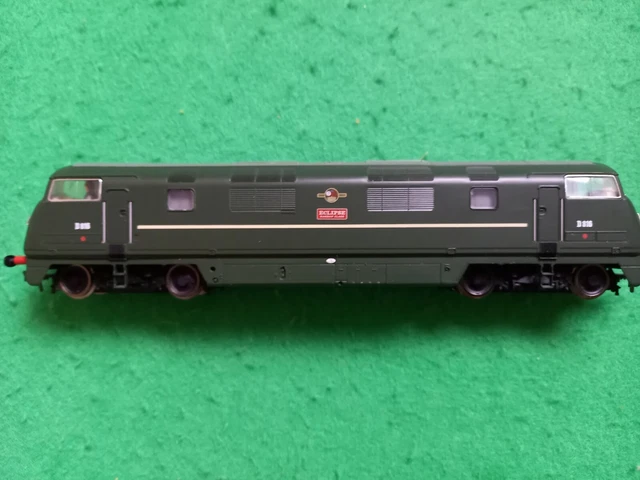 BACHMANN CLASS 42, Warship Green Diesel locomotive "Eclipse" D816 £67. ...
