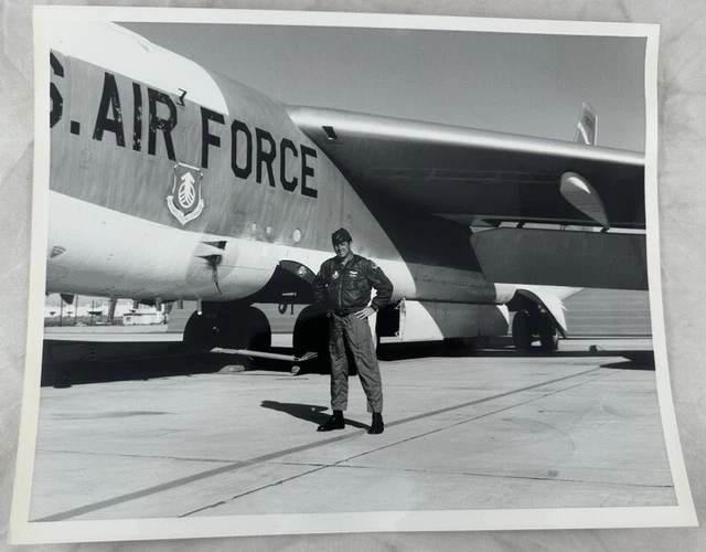 VINTAGE GLOSSY PHOTO Edwards AFB California USAF AFTC #27 Test Pilot ...