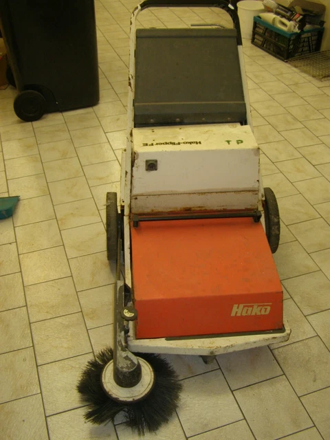 HAKO FLIPPER FE Boden Kehrmaschine mit E-Motor Antrieb EUR 89,99 ...