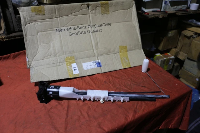 ORIGINAL MERCEDES BENZ Actros - Fuel Level Sensor Stock Dealer ...