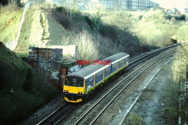 PHOTO CLASS 150 Sprinter 2-Car Dmu No 150 127 Climbing Horfield Bank Of ...