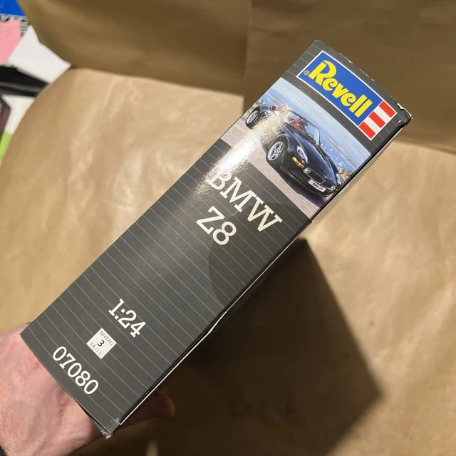 VINTAGE OLDER REVELL 1/24 BMW Z8 Plastic kit Model No 07080 Skill level ...