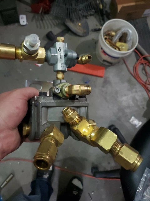 BENDIX 909828 GENUINE Relay Brake Valve T-294859-e. With fittings and ...