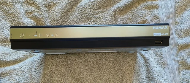 HUMAX HDR 2000T 500 GB Freeview HD registratore ***NUOVO TELECOMANDO ...