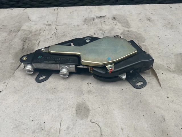 MERCEDES CLK CONVERTIBLE W208 Roof Cover Lock Latch.. 1247500684..1998 ...