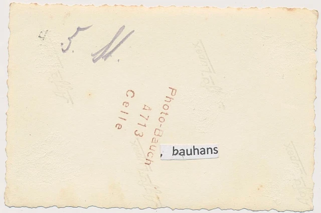 FOTO LUFTWAFFE KASERNE Soldaten HG beim Lesen (8202a) EUR 5,00 ...