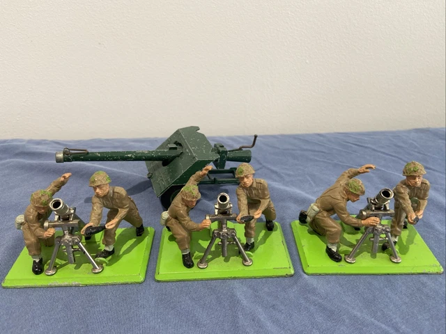 BRITAINS DEETAIL WW2 British Mortar and BAT Gun Support Squad. 1:32 ...
