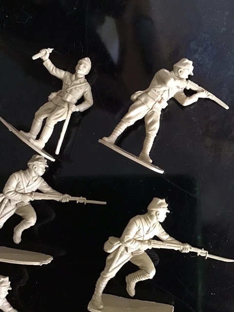 AIRFIX WW2 JAPANESE Infantry Model Soldiers Scale 1:32 1970’s Vintage X ...