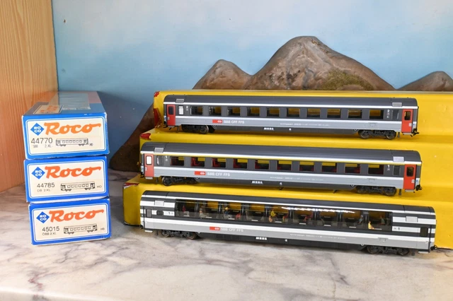 ROCO H0 4-ACHS Personen- & Panoramawagen der SBB 3-tlg. Nr. 44770 EUR 70,00 - PicClick FR