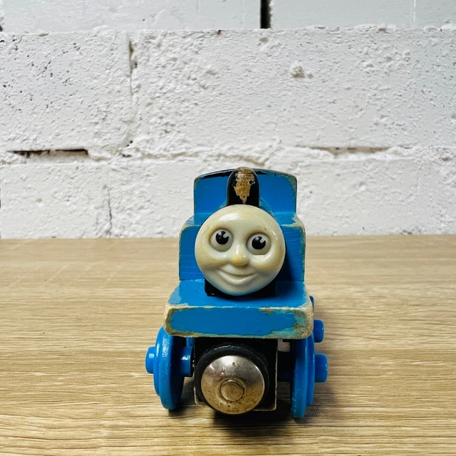 THOMAS WOOD ROUND Funnel Thomas the Tank Engine & Friends Wooden ...