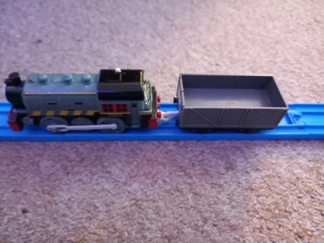 TOMY TRACKMASTER THOMAS & friends train MOTORISED PORTER & TROUBLESOME ...
