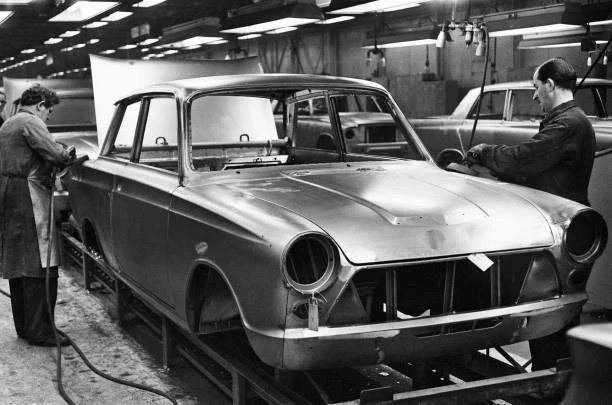 GENERAL SCENES INSIDE the Ford motor factory in Dagenham 1964 Old Photo ...