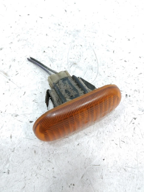 REPETITEUR D'AILE GAUCHE 8200257684 RENAULT CLIO 2 phase 1 (03/1998 06/ ...