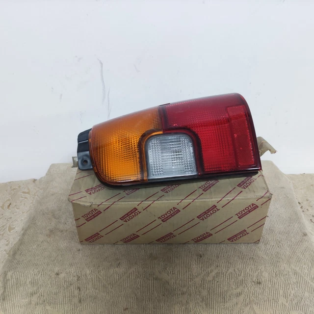 NOS GENUINE TOYOTA トヨタ Rh Rear Taillight Light Lamp Corolla E10 Station ...