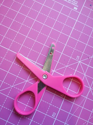 VINTAGE MATTEL BARBIE Pink Cut N Style Barbie Scissors £6.00 - PicClick UK