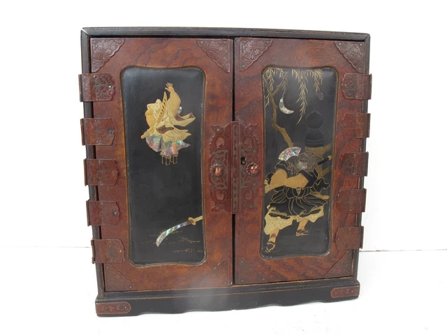 RARE ANTIQUE JAPANESE Table Top Cabinet With Very Fine Samurai Warrior ...