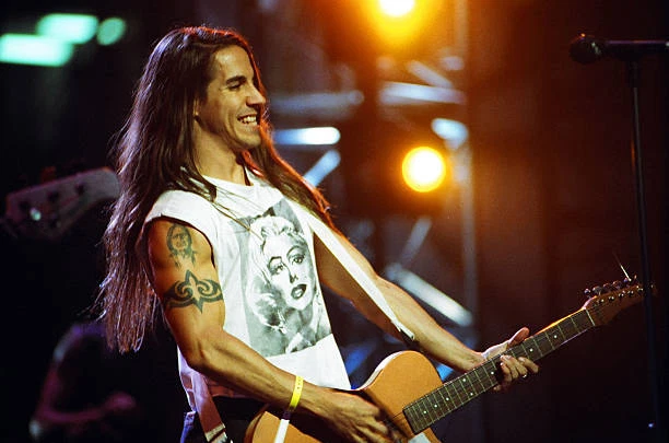 Anthony Kiedis Of The Red Hot Chili Peppers At Mtv Awards 1992 Old