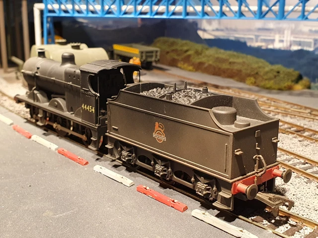 AIRFIX LMS 4F BR Black Early Emblem Crest 44454 Weathered OO Gauge ...