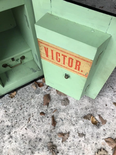 ANTIQUE LARGE SAFE Coat Of Arms Military Safe Victor Rare With Key Gun ...