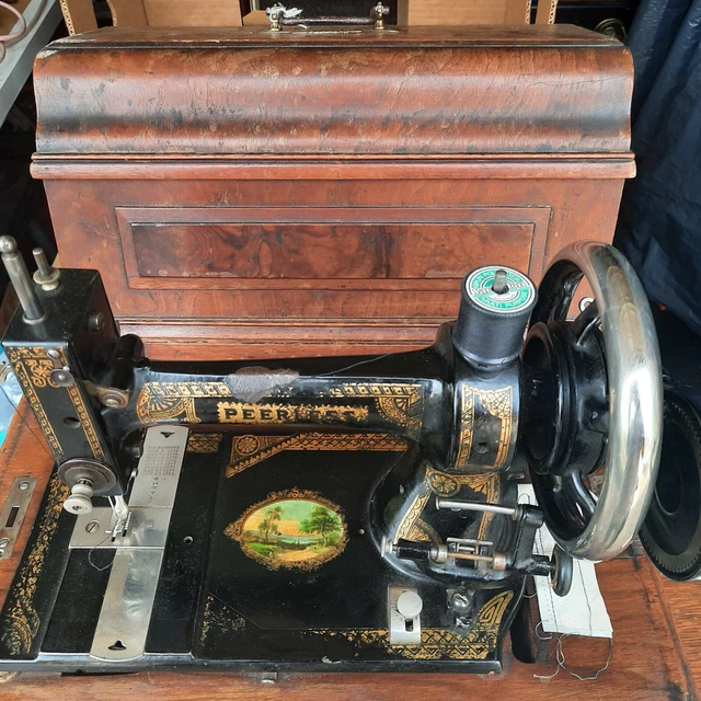 RARE WHITE PEERLESS Antique sewing machine c 1890 Hand Cranked & carry ...