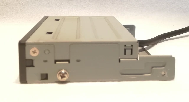 SAMSUNG SEMA SFD-321F / H4UBE, CompactFlash I/II, MMC/SD, USB2.0, MS ...