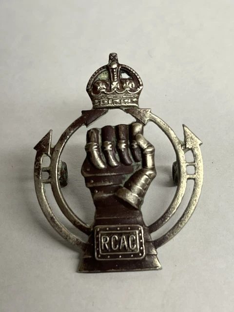 WWII RCAC ROYAL Canadian Armoured Corps Cap Badge ***READ NO PIN C $17. ...