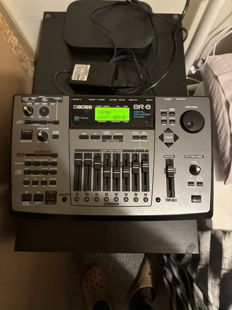 ENREGISTREUR À DISQUE zip Boss BR-8 Digital Recording Studio 8 pistes ...