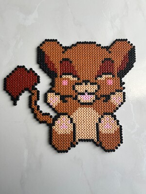 PIXEL ART / Perles A Repasser Tableau De Simba Bebe Dans Le Roi Lion ...