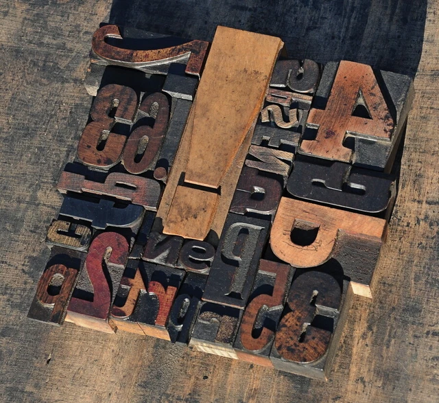 TABLEAU EN CARACTÈRES d'imprimerie en bois anciens typographie lettres ...